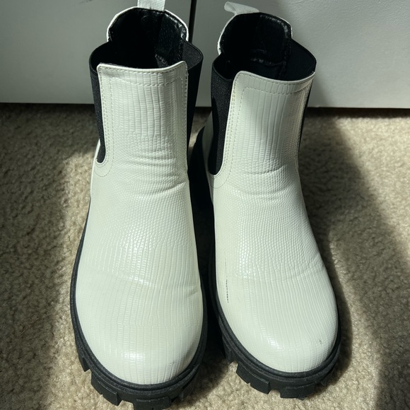 True Craft | Shoes | True Craft Black And White Ankle Boots | Poshmark